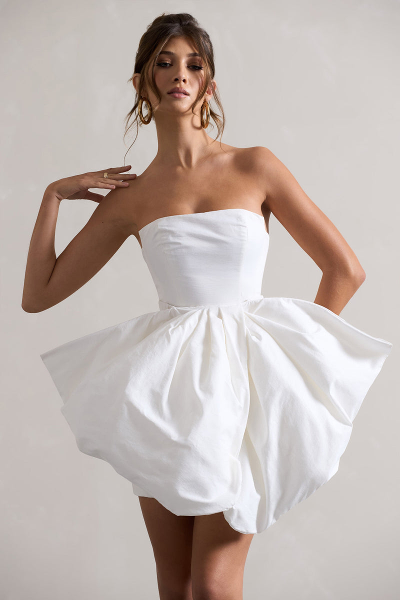 Bladen Mini-robe crème encolure bandeau et noeud détachable – Club L ...